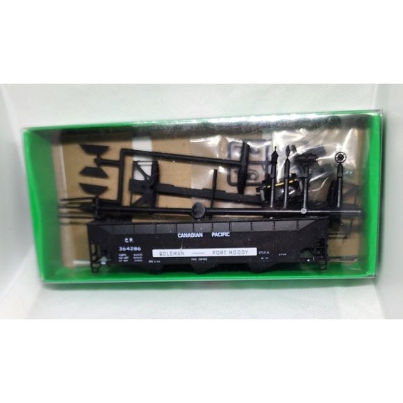 Bowser | Toys | Bowser 7 Ton Offset Hopper Canadian Pacific Model Train ...